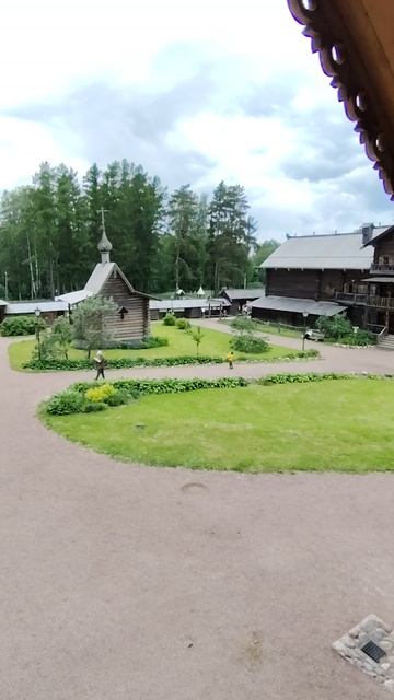 Вид с крыльца Храма. Усадьба "Богословка" - Невский лесопарк