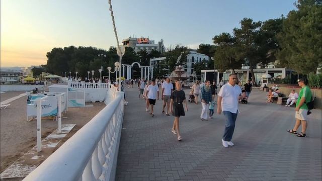 Черноморские каникулы. Геленджик в закате дня.