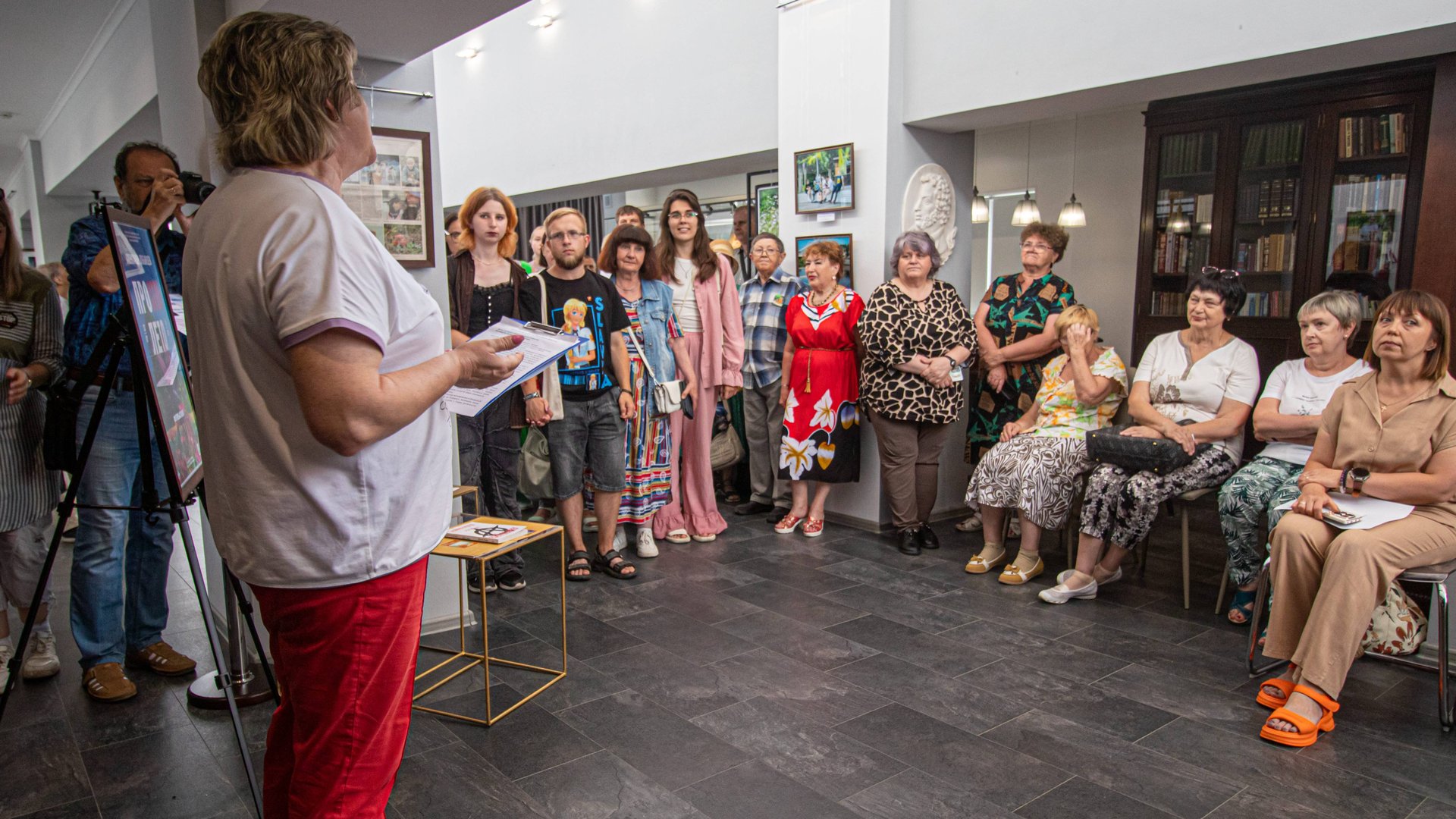 Открытие фотовыставки «ПРОсто ЛЕТО» (Александр Лобынцев) — начало