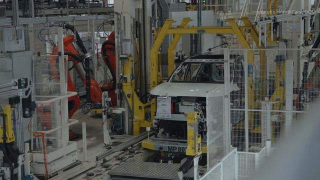 Экскурсия по производству электрического внедорожника EX30 на заводе Volvo