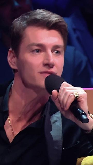 «Алексей Воробьев пытается в слезах мычать на своем концерте»