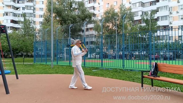 Разминочные упражнения с тренировочными нунчаку (6)