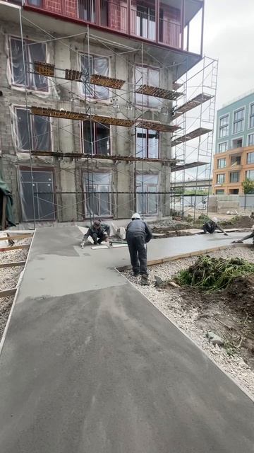 Домаск | Укладка брашированного бетона в Тюмени ЖК "Речной порт" застройщик "Брусника" / 400 м2