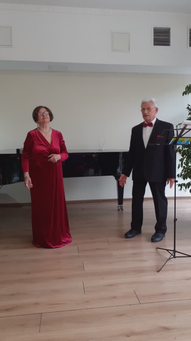 Фр.Легар "Дуэт Ганны и Данило"

Дуэт Ганны и Данило из оперетты Фр.Легара "Весплая вдова"