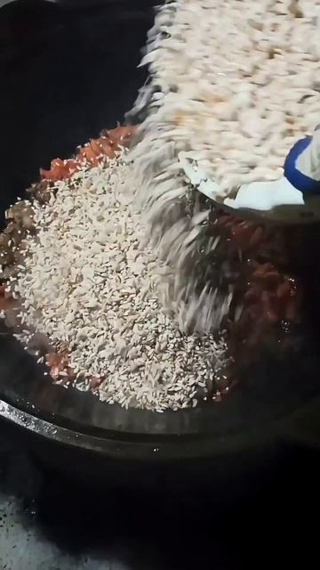 Ароматный плов из говядины на костре/Люблю блюда от мужа❤ #вкуснаяеда #рецепты #готовимподомашнему