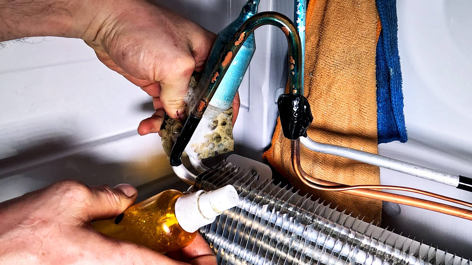 Haier, устранение утечки, замена инвертора