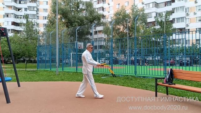 Разминочные упражнения с тренировочными нунчаку (12)