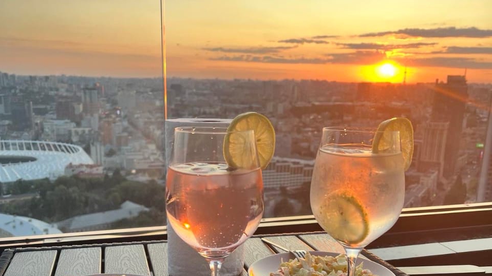 НЕ СТАРЯТ ЖЕНЩИНУ ГОДА. Елена Карпук