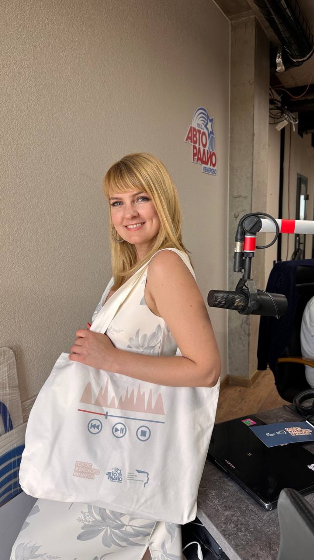 Эфир 24.07.25 с Юлией Лобовой - сооснователем и  директором мебельной компании «Академия уюта»