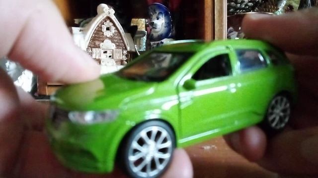 Шикарная моделька Рено колеус от фирмы технопарк. Обзор про машинки.