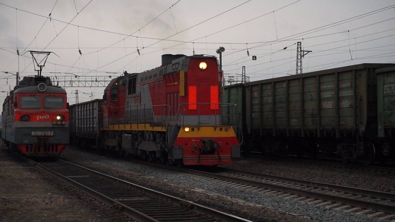 Тепловоз ТЭМ7А-0407. Под нагрузкой. Звук 2Д49.