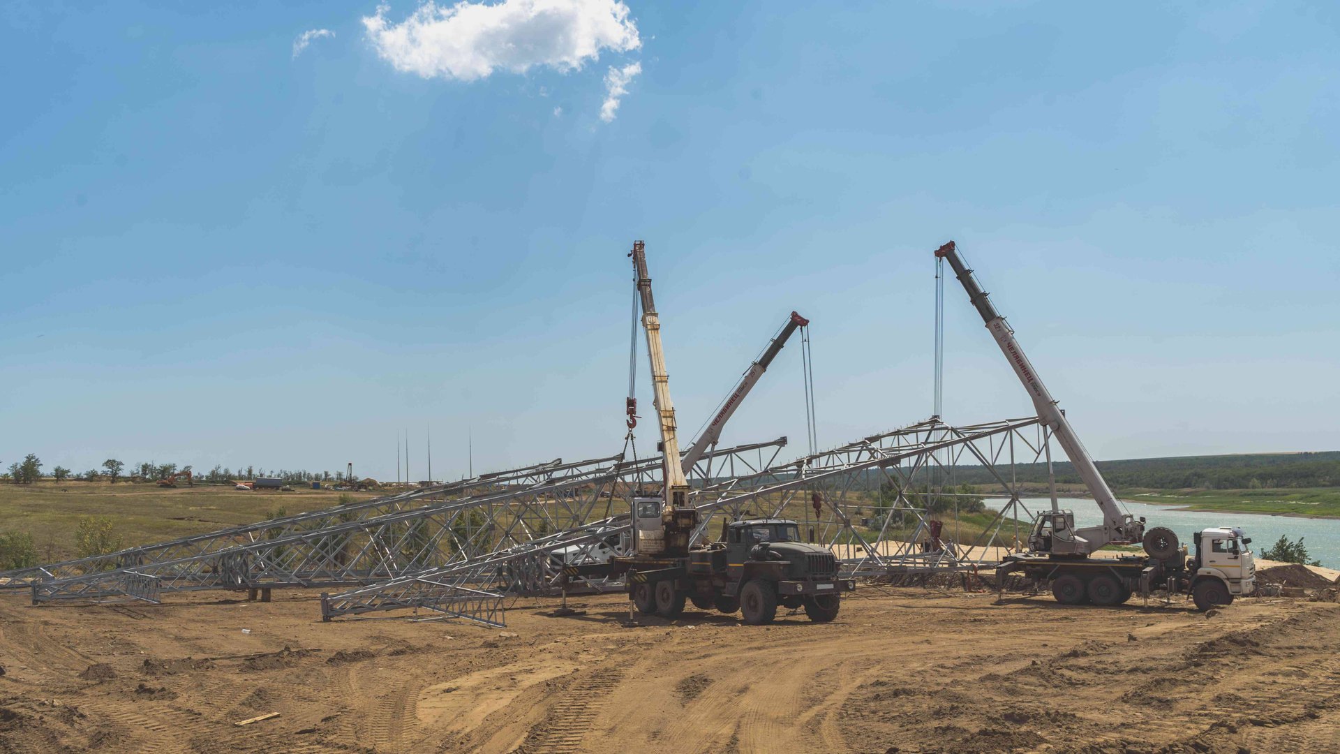 Установка трехстоечной анкерно-угловой опоры У2(С2)-Уту+12