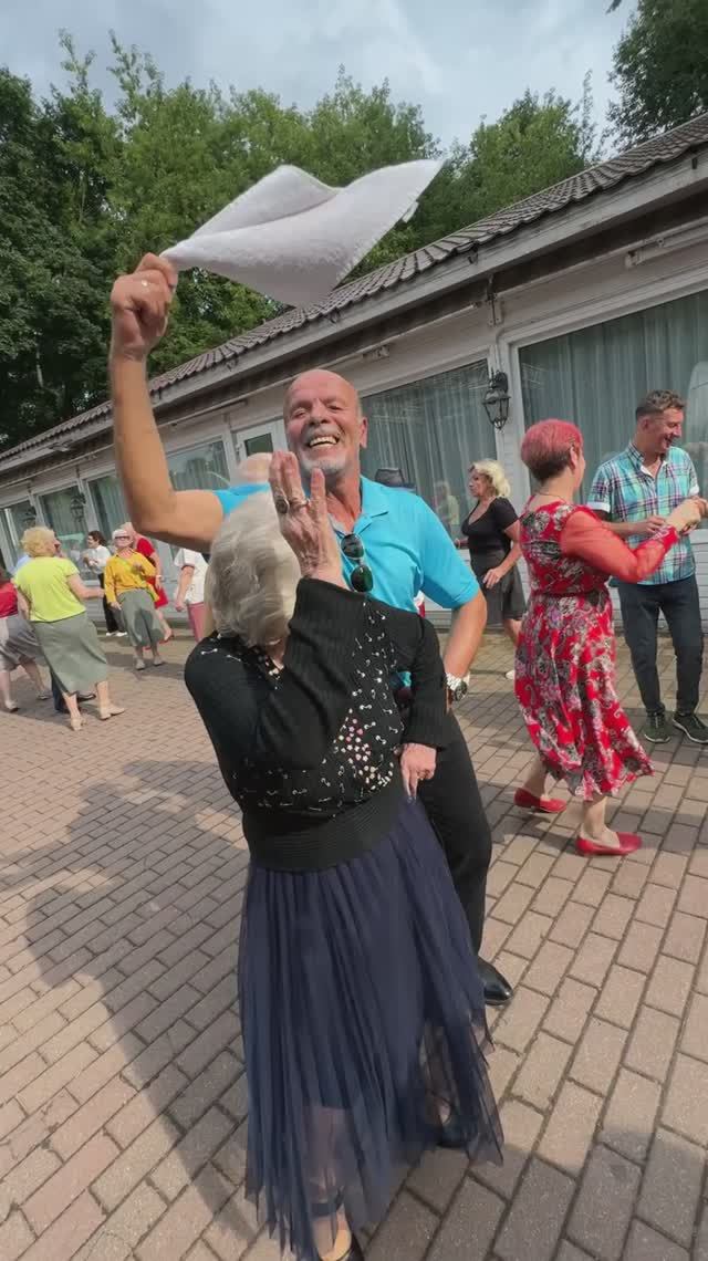 💥🔥💥Вот это отплясывают. 👀Смотри, что творят💃🎉#танцы #сокольники #танцплощадка