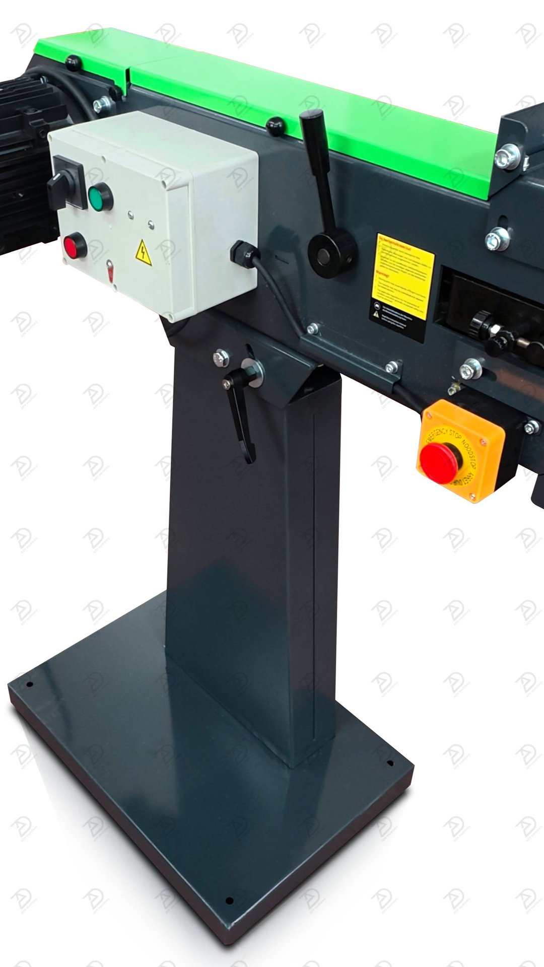 ADV-MSM в действии — зеркальная полировка и шлифовка поверхности металлических пластин