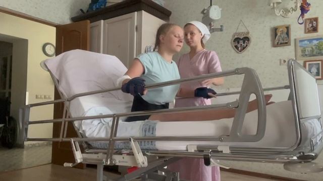 Лиза Крутских сидит 😍