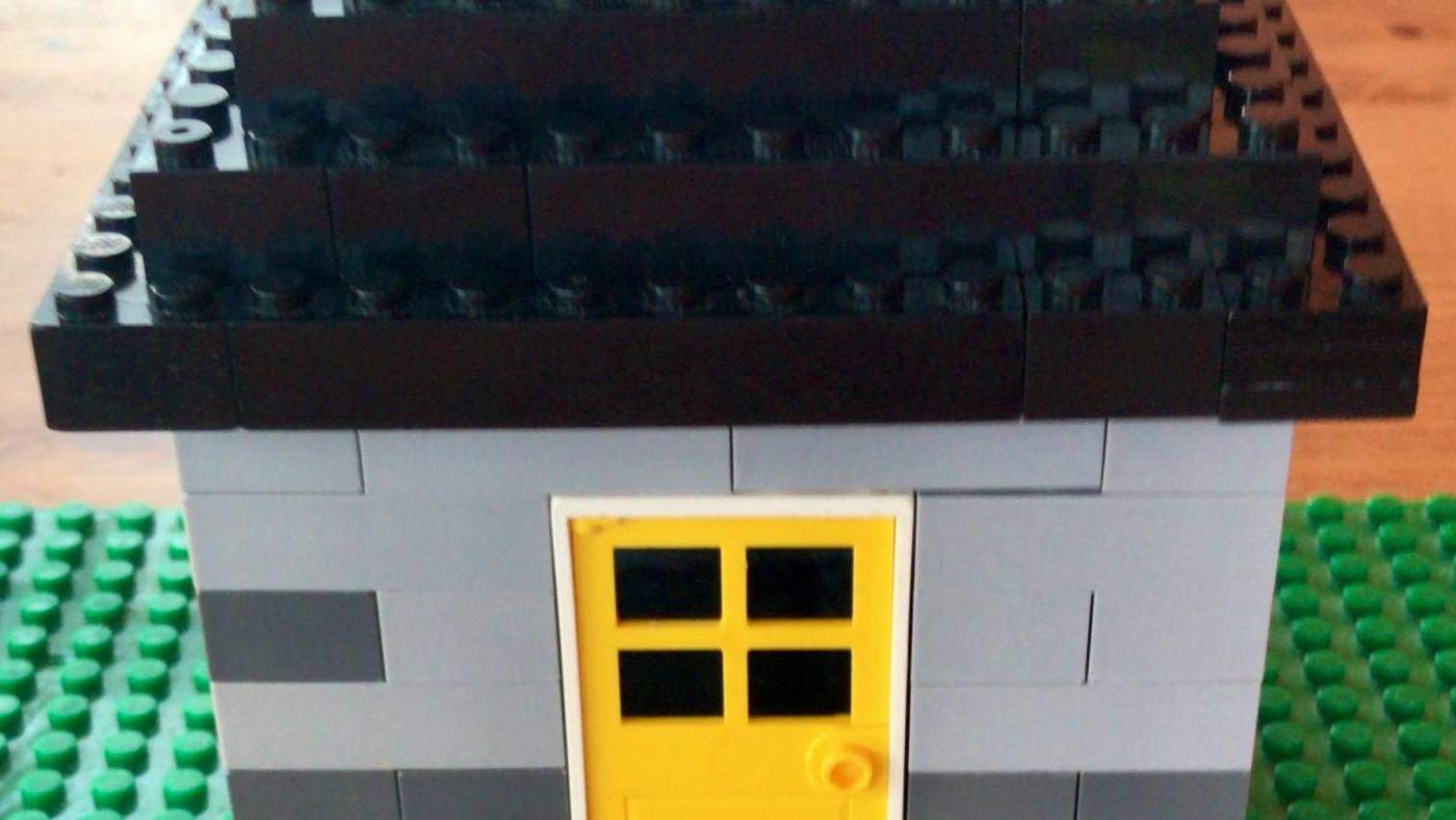 Как построить простой домик в лего майнкрафт.