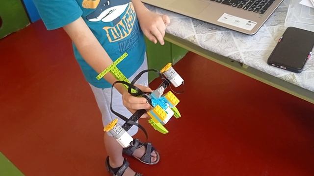 Лето и Роботы - звучит как отличное сочетание!