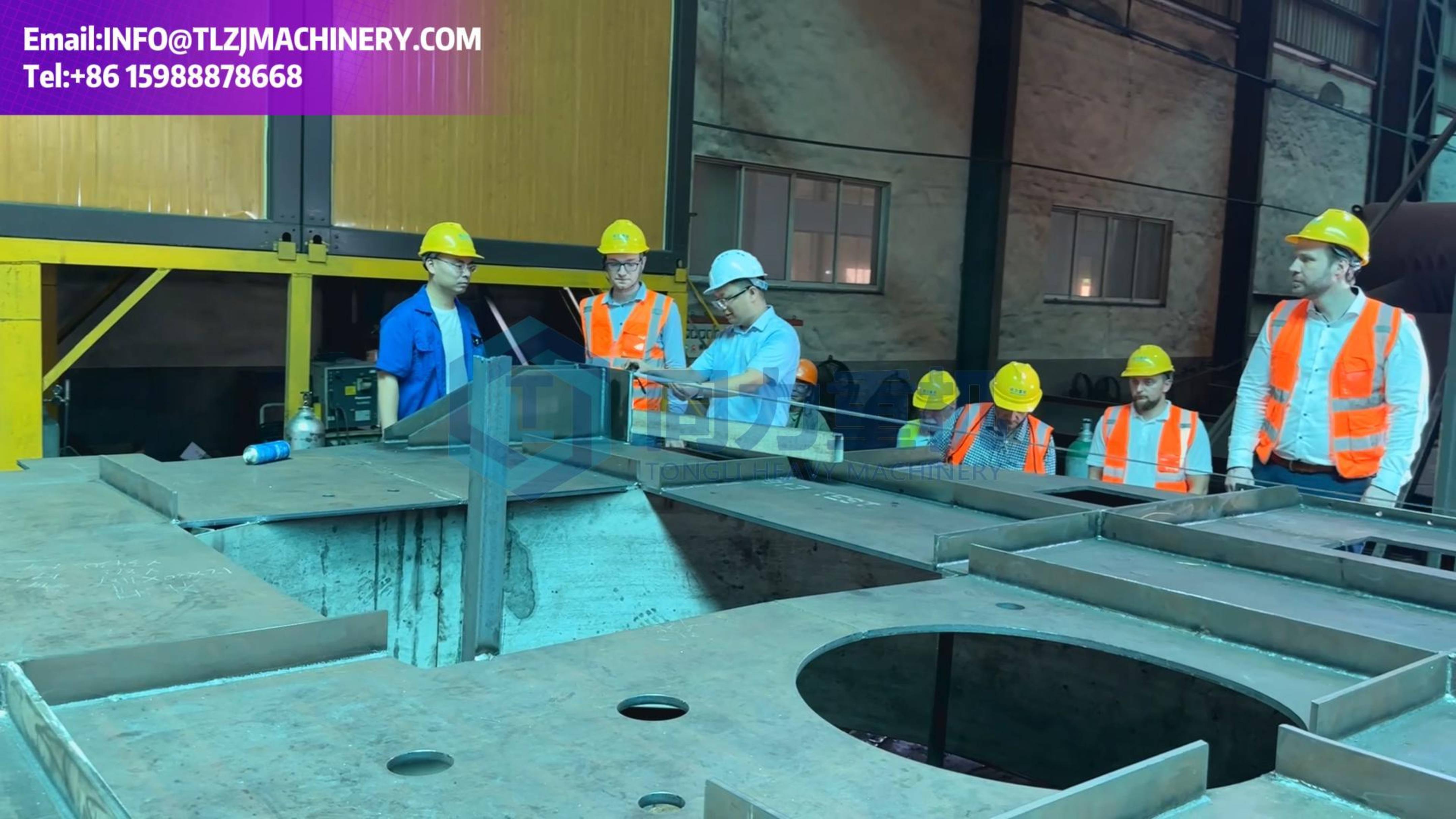 Линия по производству цемента производительностью 5000 тонн в сутки. Вращающаяся печь. Крышка горелк