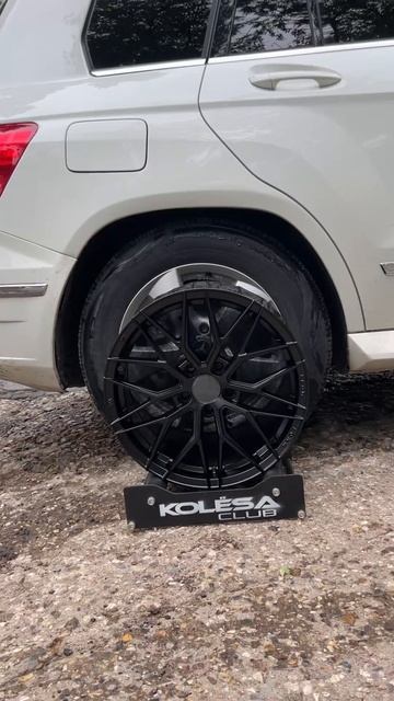 Mercedes GLK на примерке дисков в 17-ом диаметре