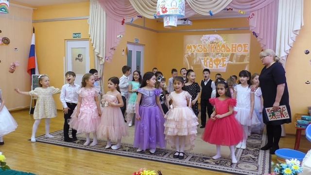 группа пчелки 8 марта 2023