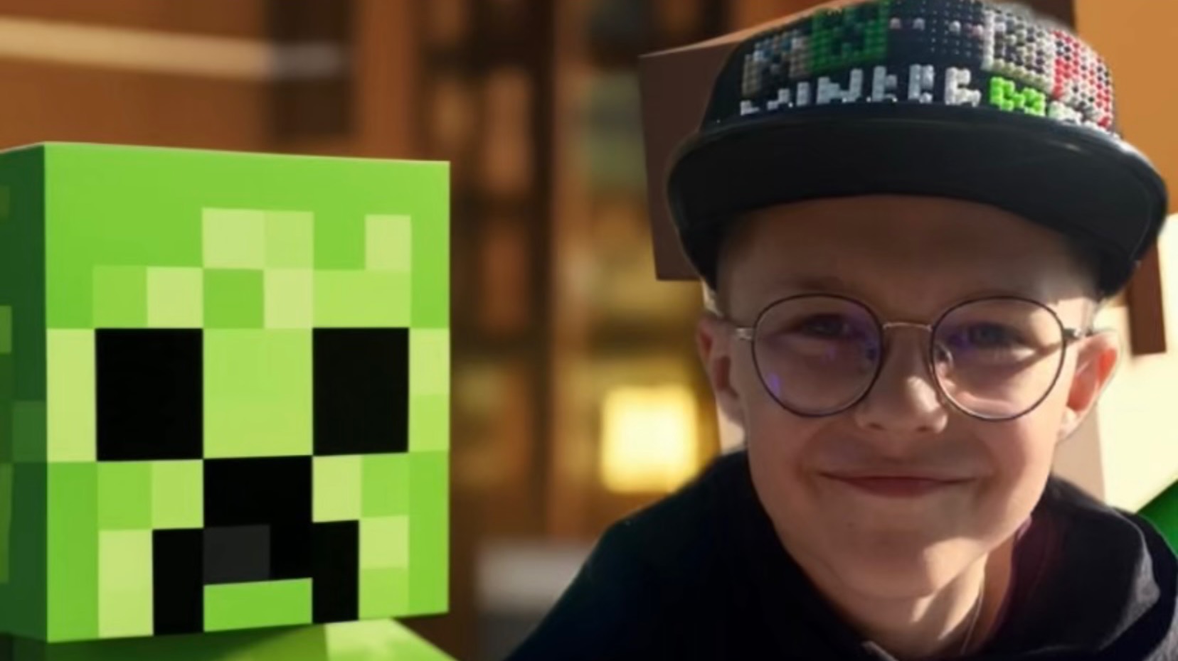 Мирослав выживает в разных мирах Minecraft!