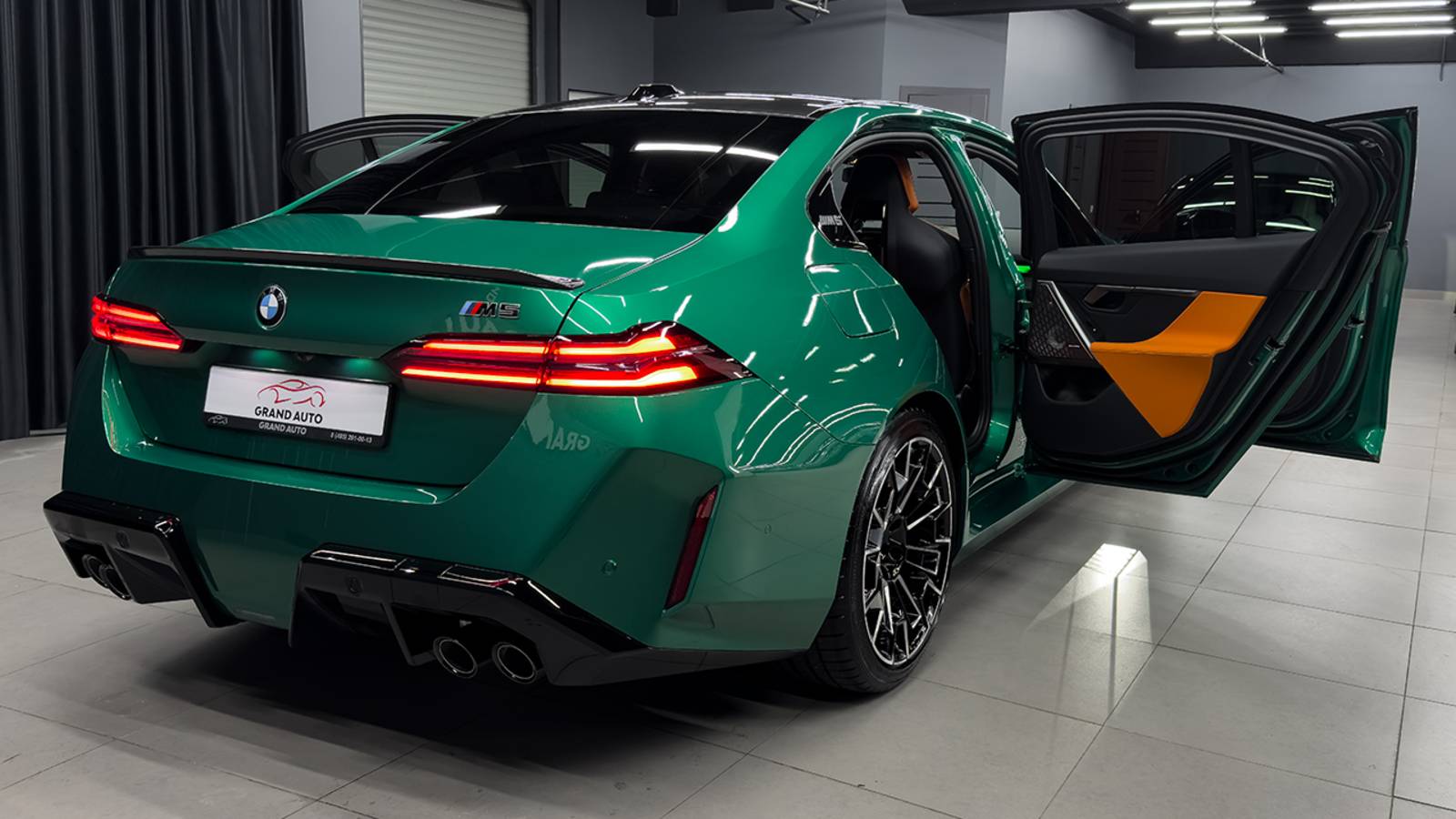 2025 BMW M5 - Визуальный обзор экстерьера и интерьера