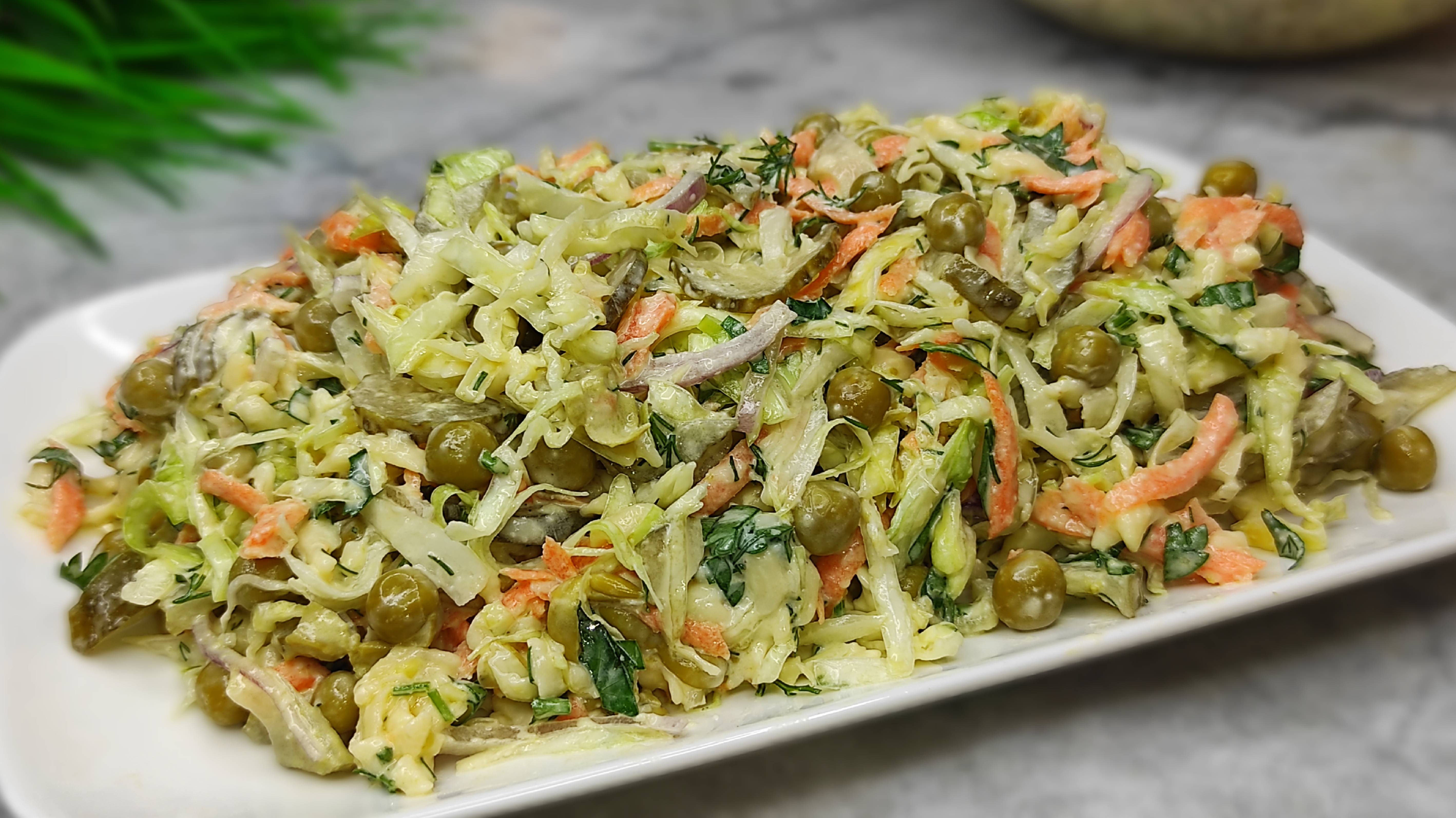 Такого САЛАТА вы, еще не пробовали. Салат из свежей КАПУСТЫ и маринованными ОГУРЦАМИ.