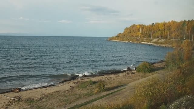 Байкал из окна поезда (Транссибирская магистраль).