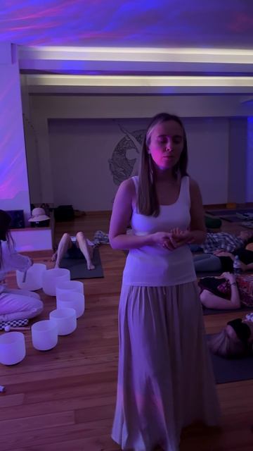 Звукотерапия с хрустальными поющими чашами и вокалом #звукотерапия #хрустальныечаши #поющиечаши