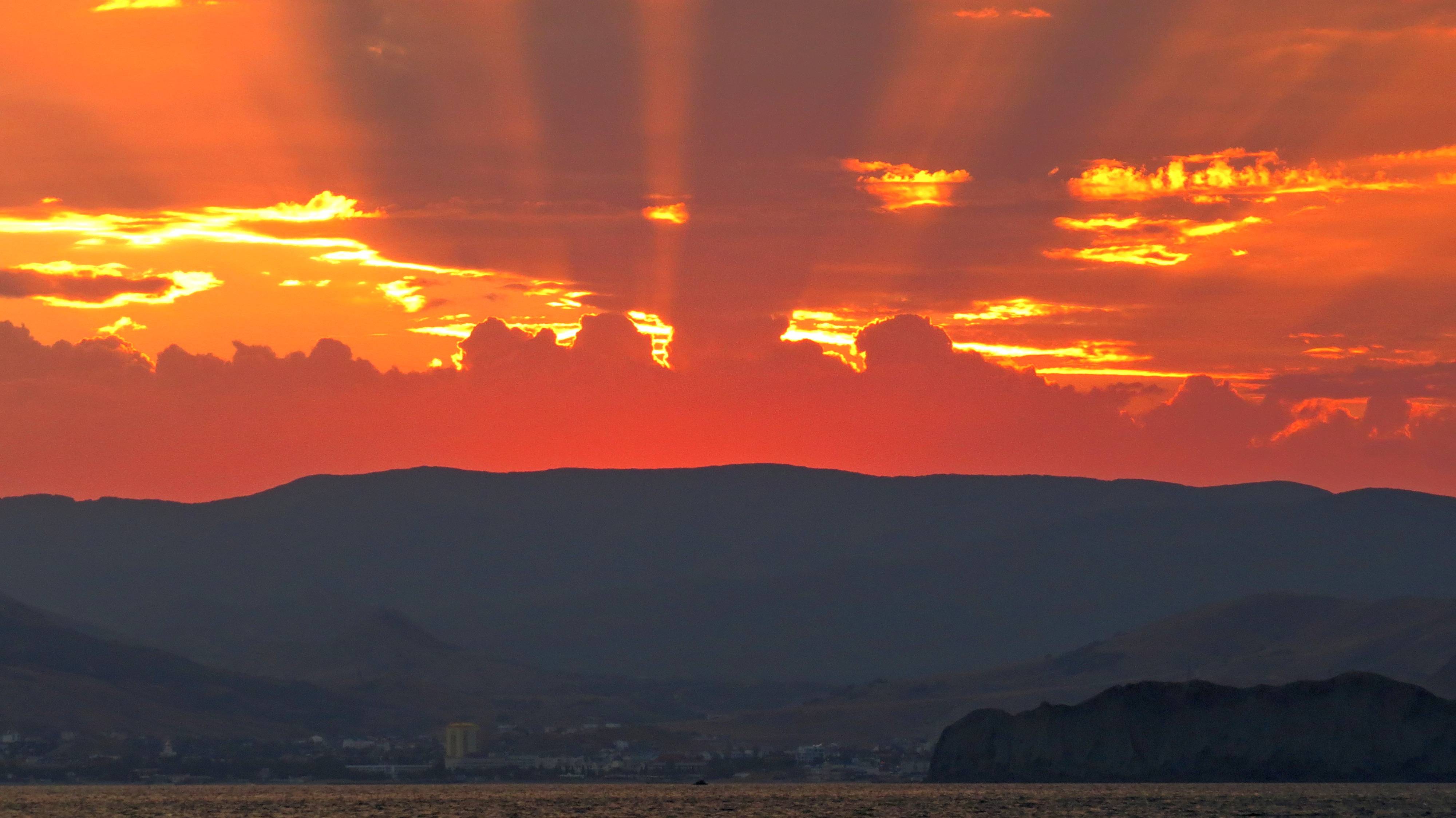 Закат над Кара-Дагом.