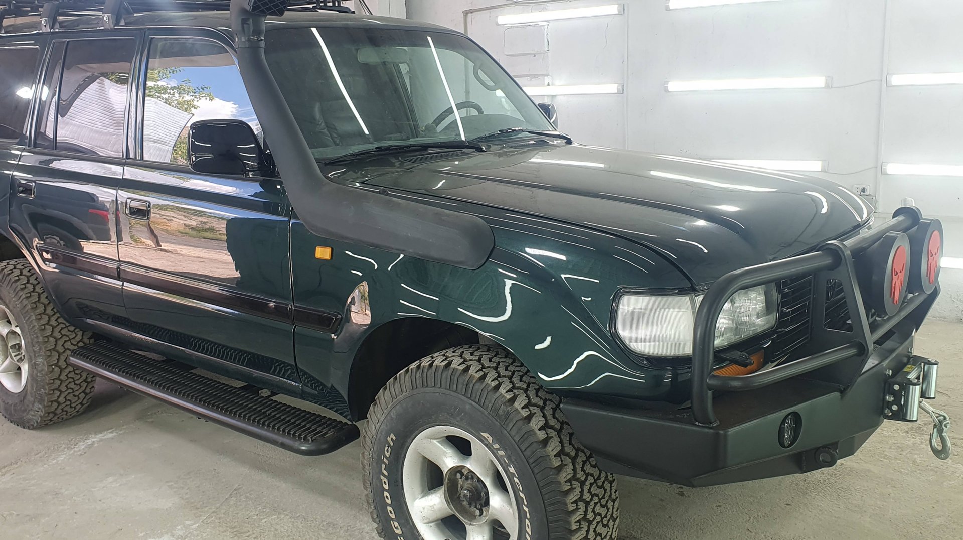 Land cruiser 80 окрашен, дело идет к завершению