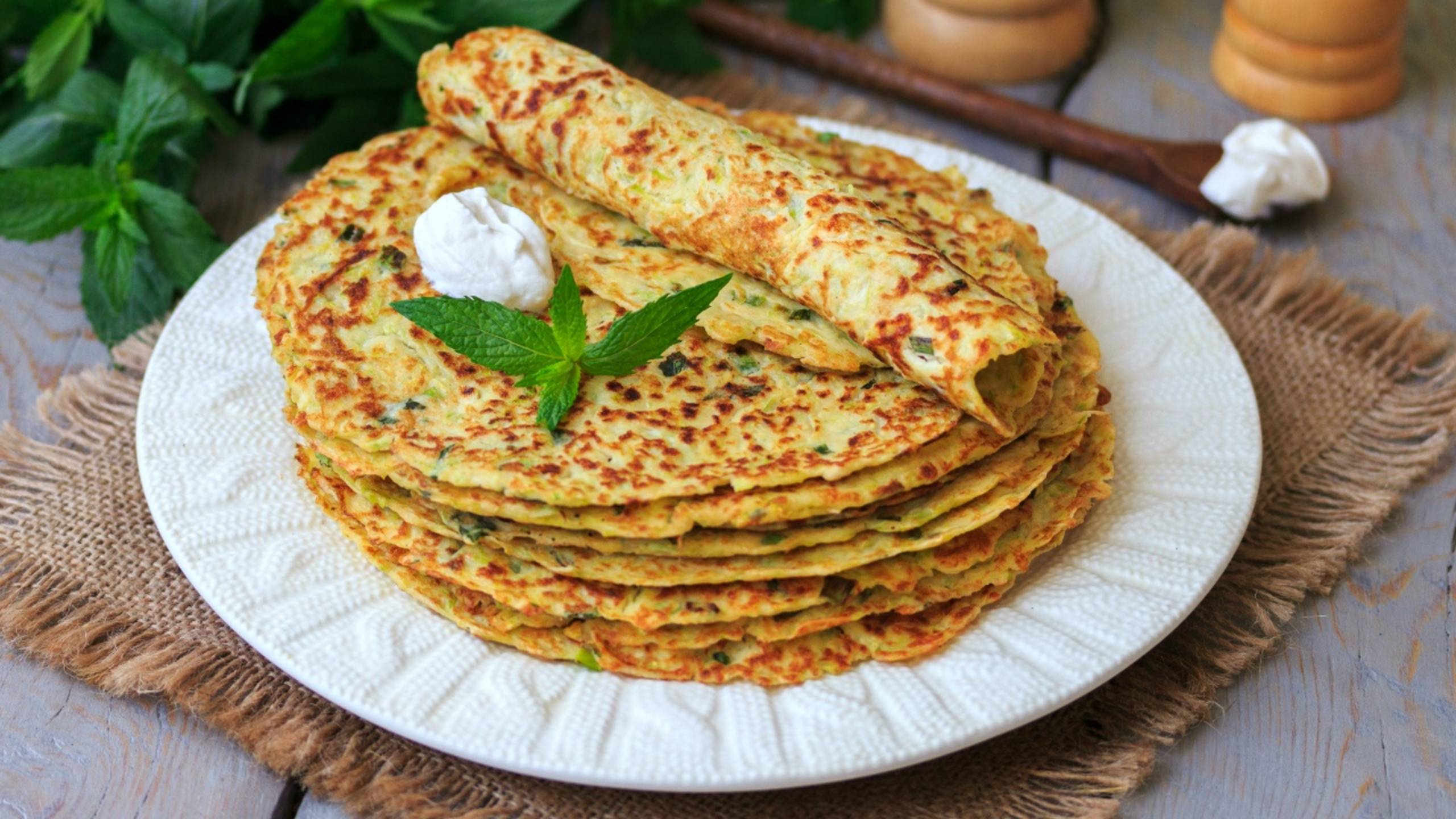 🥞 Кабачковые блины с сыром Фета и зеленью