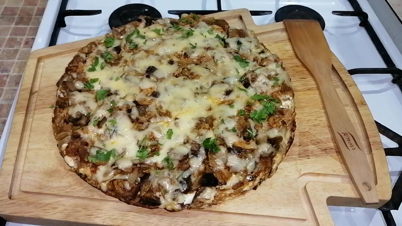 Кабачковая Пицца на сковороде. С грибами и курицей.