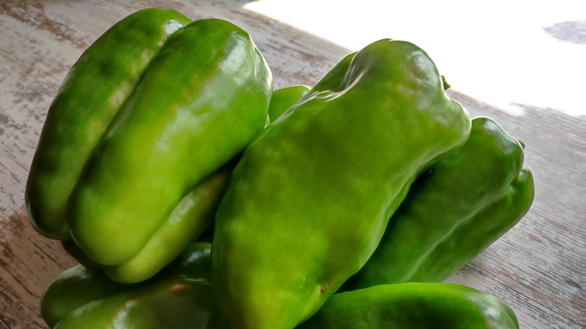 Лучший сладкий перец этого сезона - крупный, сочный и очень урожайный