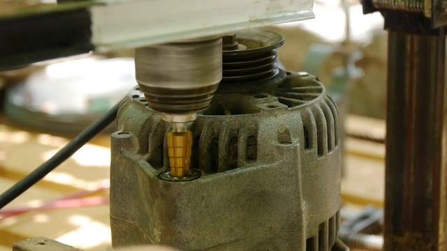 Сузуки Джимни - ремонт крепления генератора