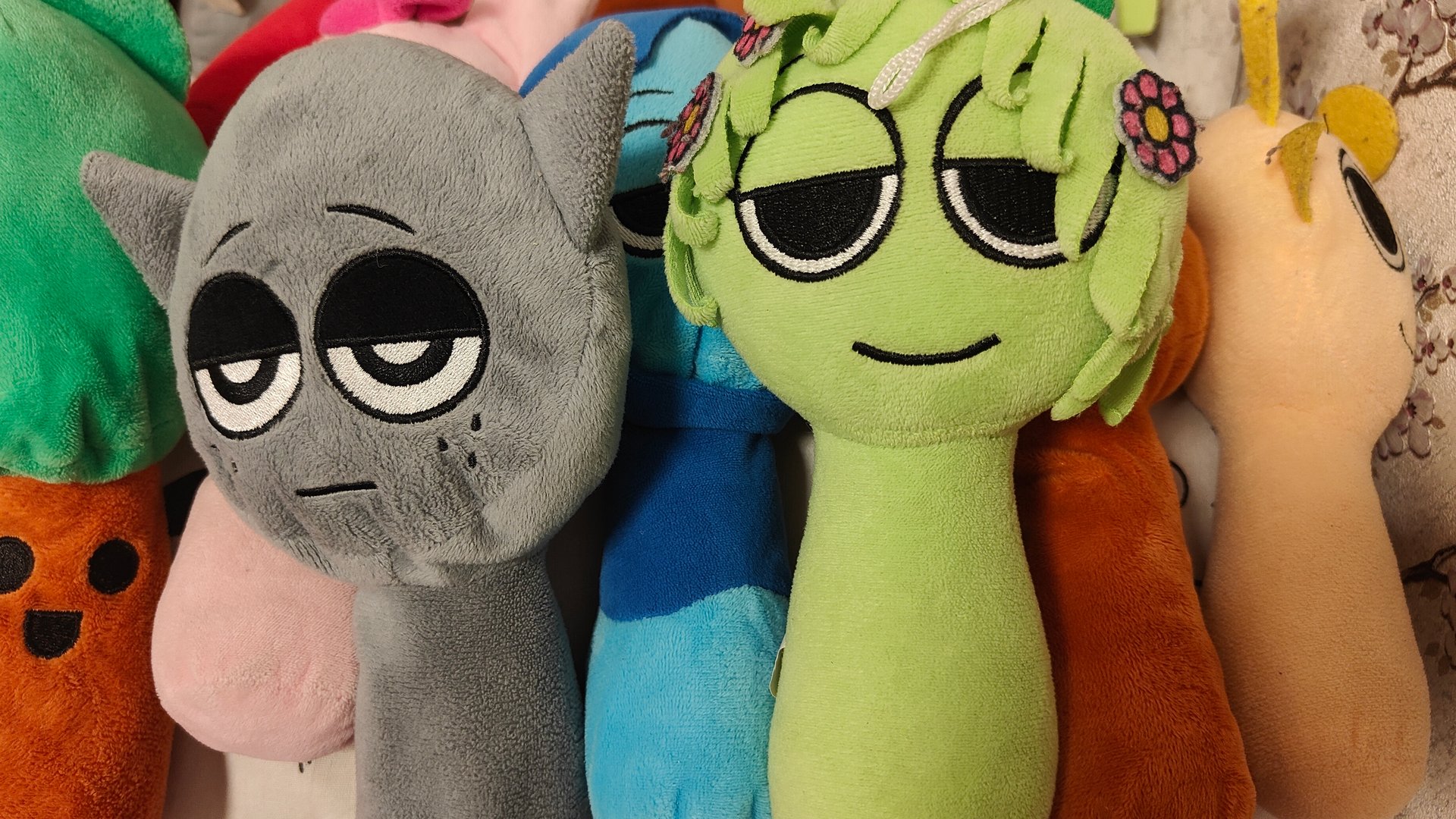 много мягких игрушек спрунки, играем с детьми в спрунки мягкие игрушки