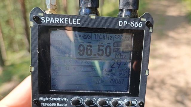 [Tropo] 96.5  v  Fresh FM	(Kingisepp) (Leningrad region)~204km  205°  0.1  (0.05) kW (TRP)