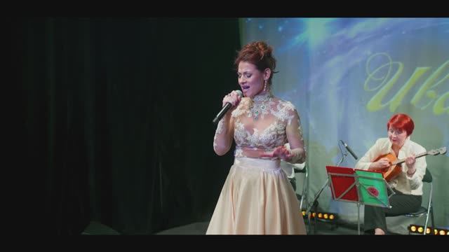 Нет, не тебя так пылко я люблю