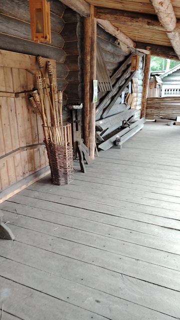 Усадьба "Богословка".Хозяйственный двор с кузницей и каретным сараем. Невский лесопарк