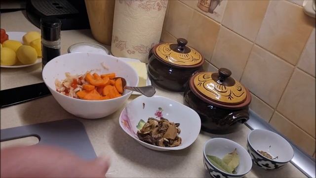 Жаркое из говядины в горшочках