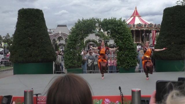 КРИТАНАМ ДЭВИ | Стиль Бхаратантьям | Группа НатьяАшрам | Бхарат Утсав | Москва