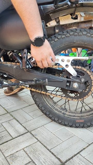 нюанс натяжки цепи на мотоцикле с высоким клиренсом