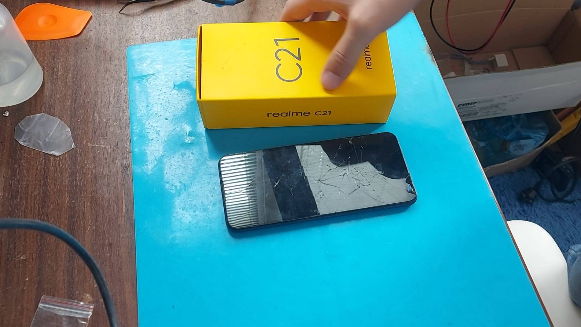 Как заменить дисплей на телефоне Realme C21 RMX3201
