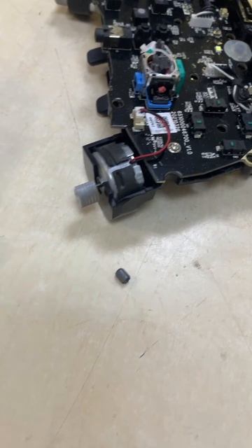 Замена 3D аналога Джойстик Razer Wolverine V2 Chroma | Ремонт джойстиков Razer в СПб