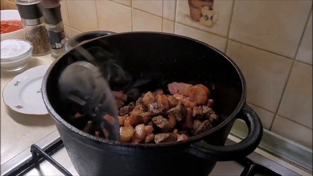 Бигос по-польски  (бигус). Капуста тушеная с мясом
