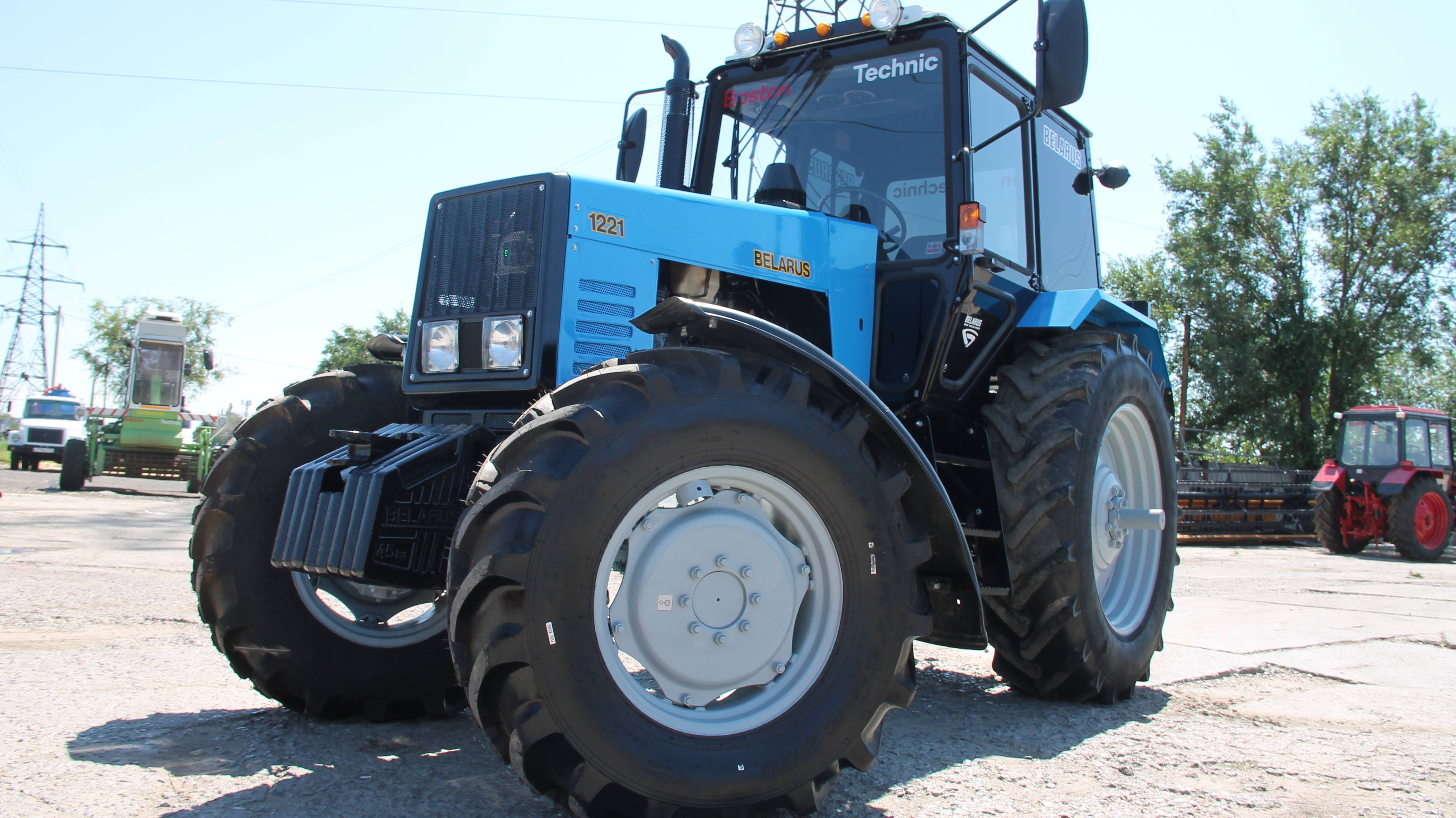 Трактор Беларус 1221.2 в шикарном состоянии!