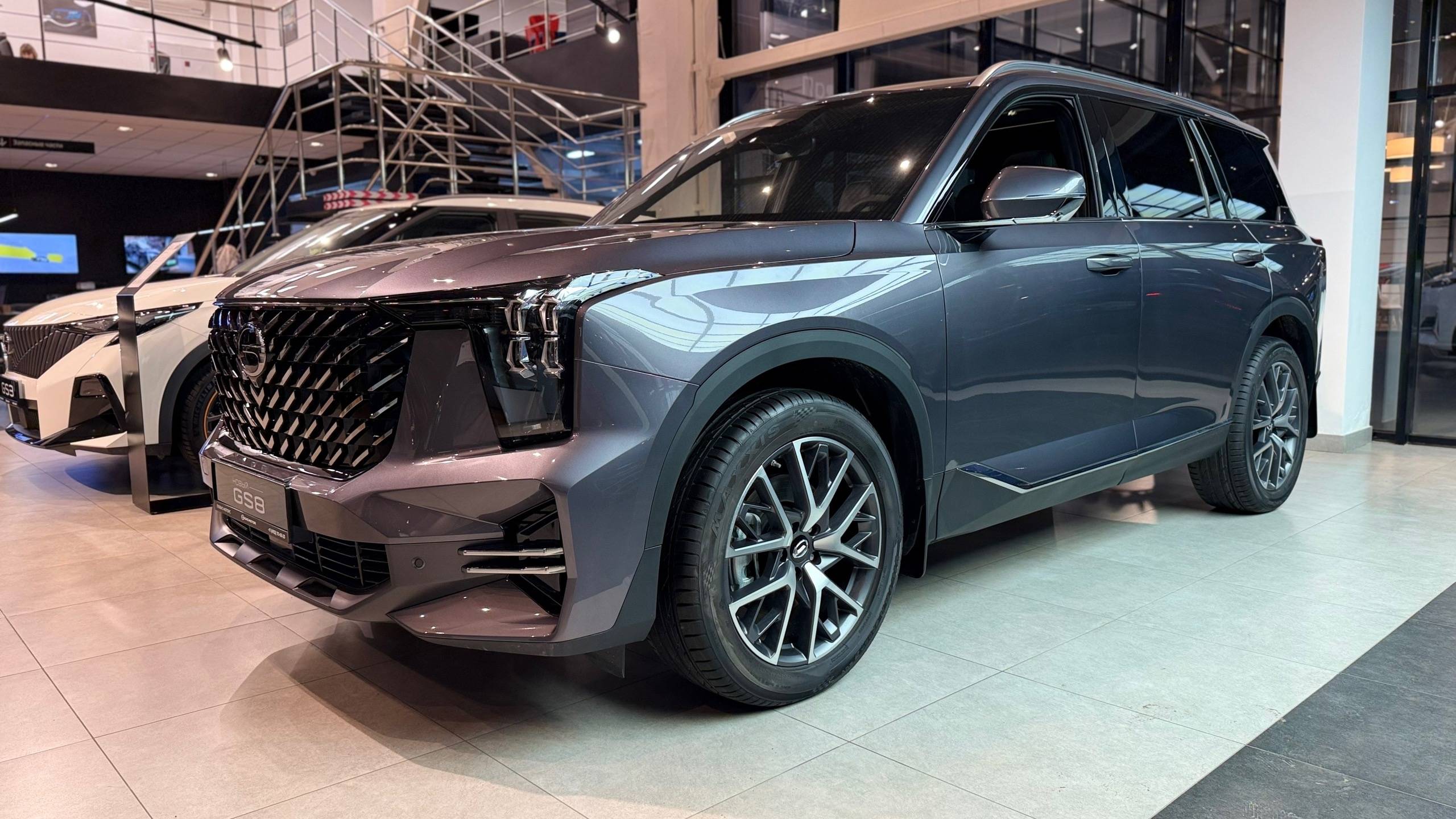 GAC GS8  комплектация GT серый салон темный 4WD