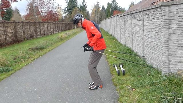 Learning Pole Assisted Glide with Classic Roller Skis