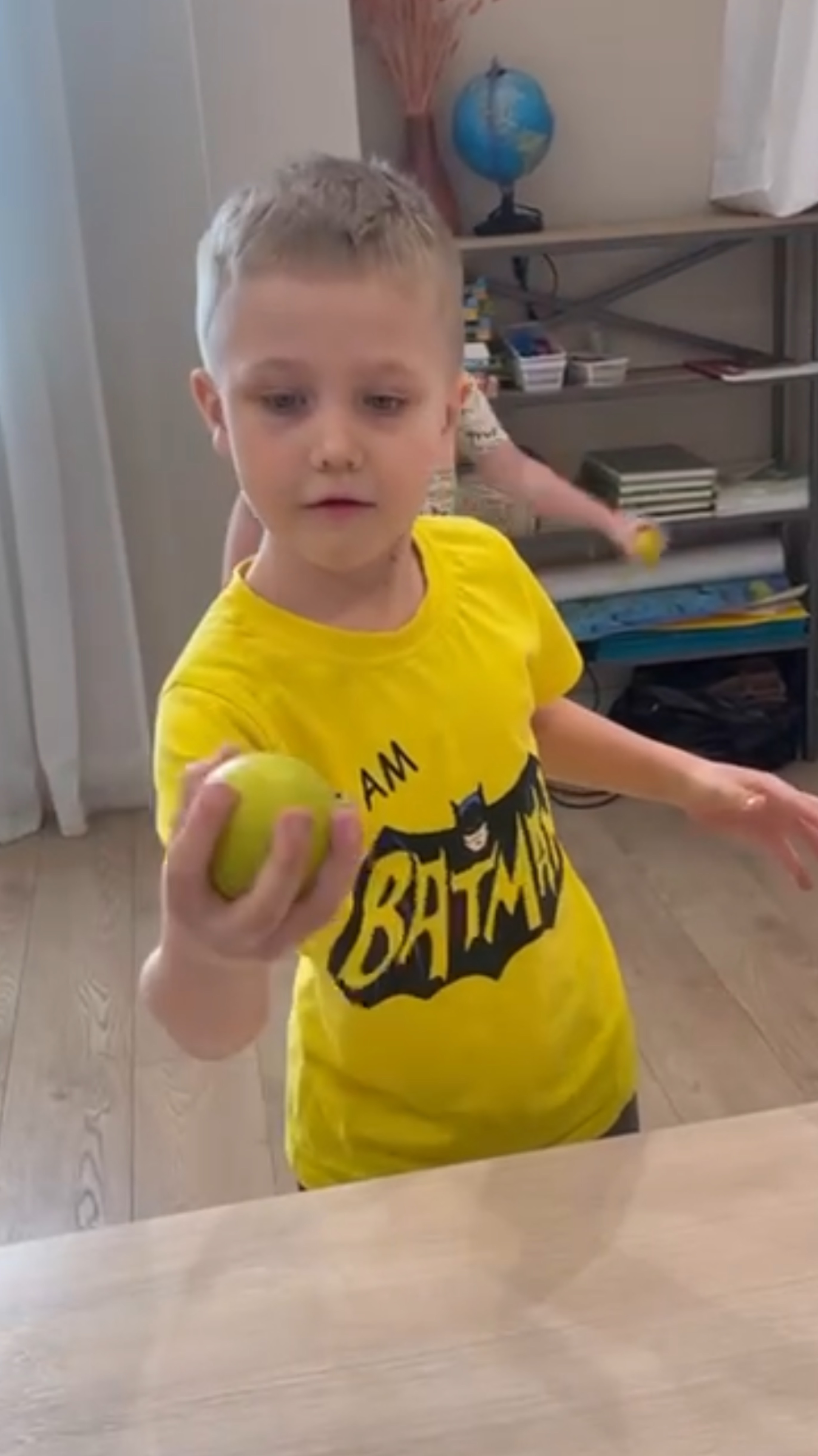 Упражнения с Кинезиологическими мячиками на занятии по нейрогимнастике