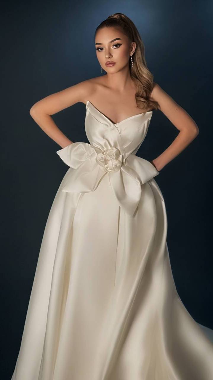 Атласное свадебное платье А-силуэта с цветком Амелия #домневесты #свадебноеплатье